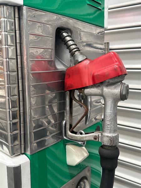 Burns & Co Auctions Item Detail